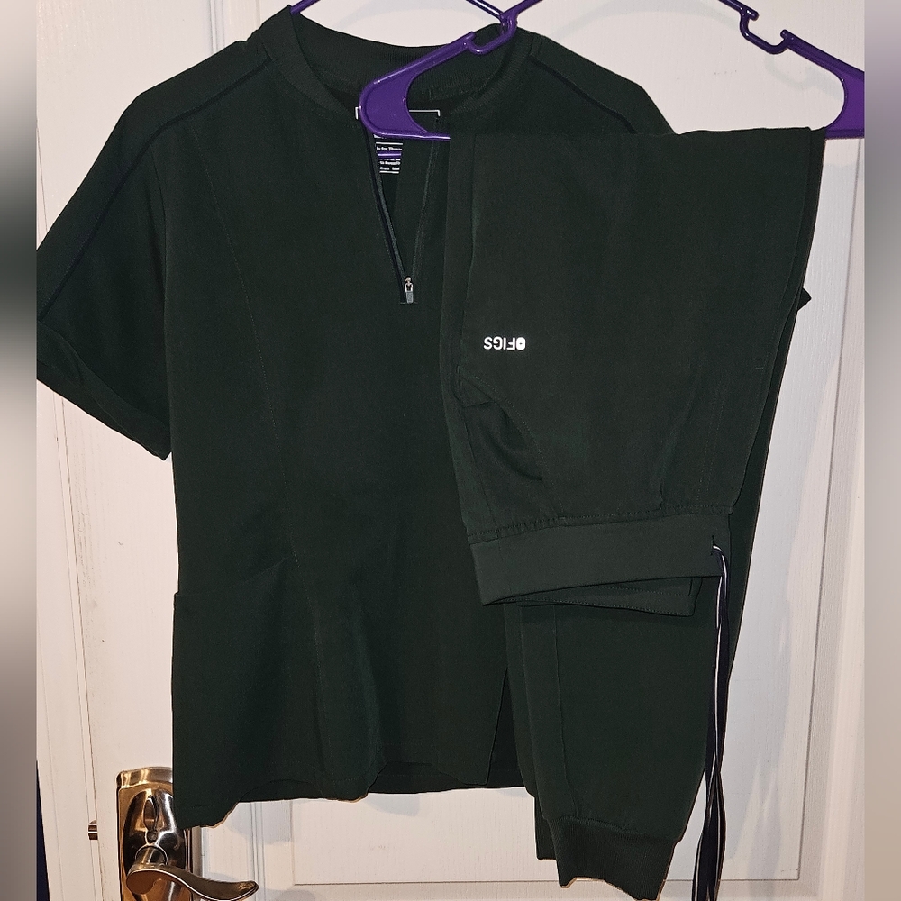 Figs Limited Edition British Racing Green Set - Gem